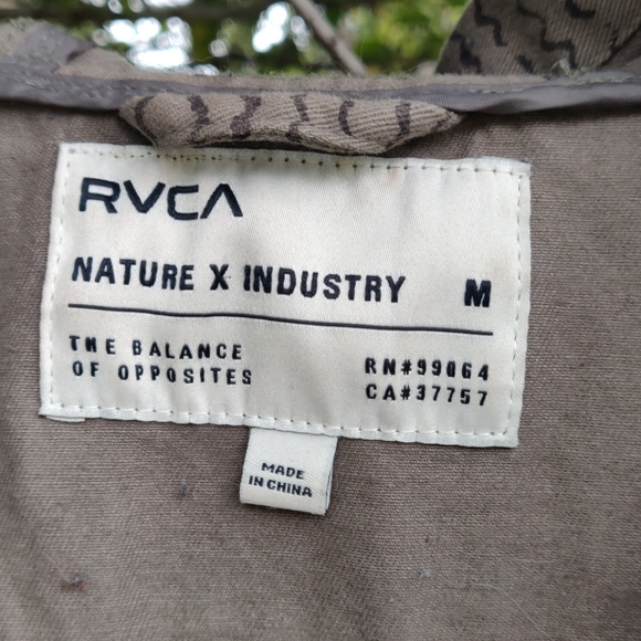 RVCA | Jackets & Coats | Rvca Nature X Industry Camo Hooded Jacket ...
